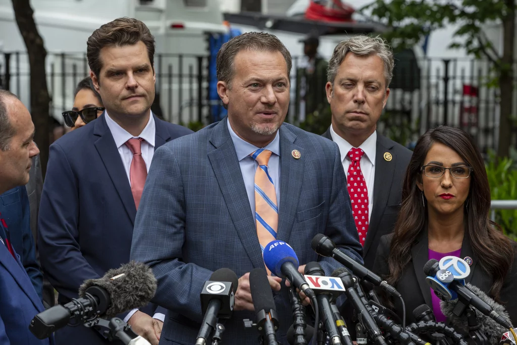 Republicans introduce bill to enshrine Trump’s DEI ban in federal ...